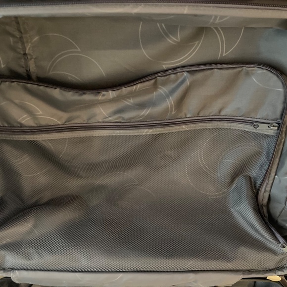Samsonite | Bags | Samsonite Luggage Clamshell Spinner 24x5x1 Carbon ...